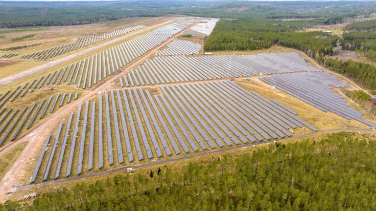 Hultsfred solar farm, co-developed and co-owned by Alight and Neoen, secures €53 million debt ...